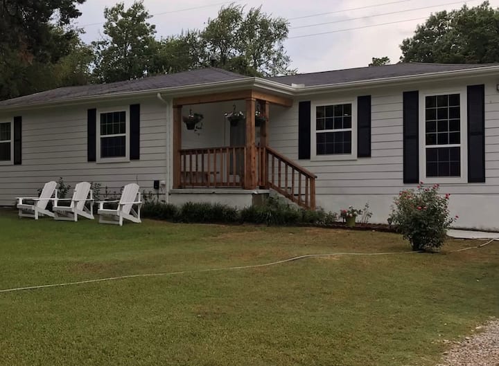 Great Location, Relaxing, Cozy Country Home - DeSoto, TX