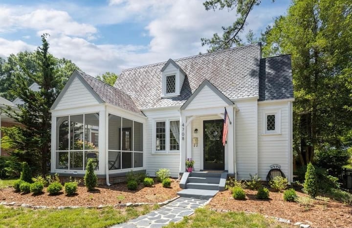 Cozy Bungalow Minutes From James River - Richmond, VA