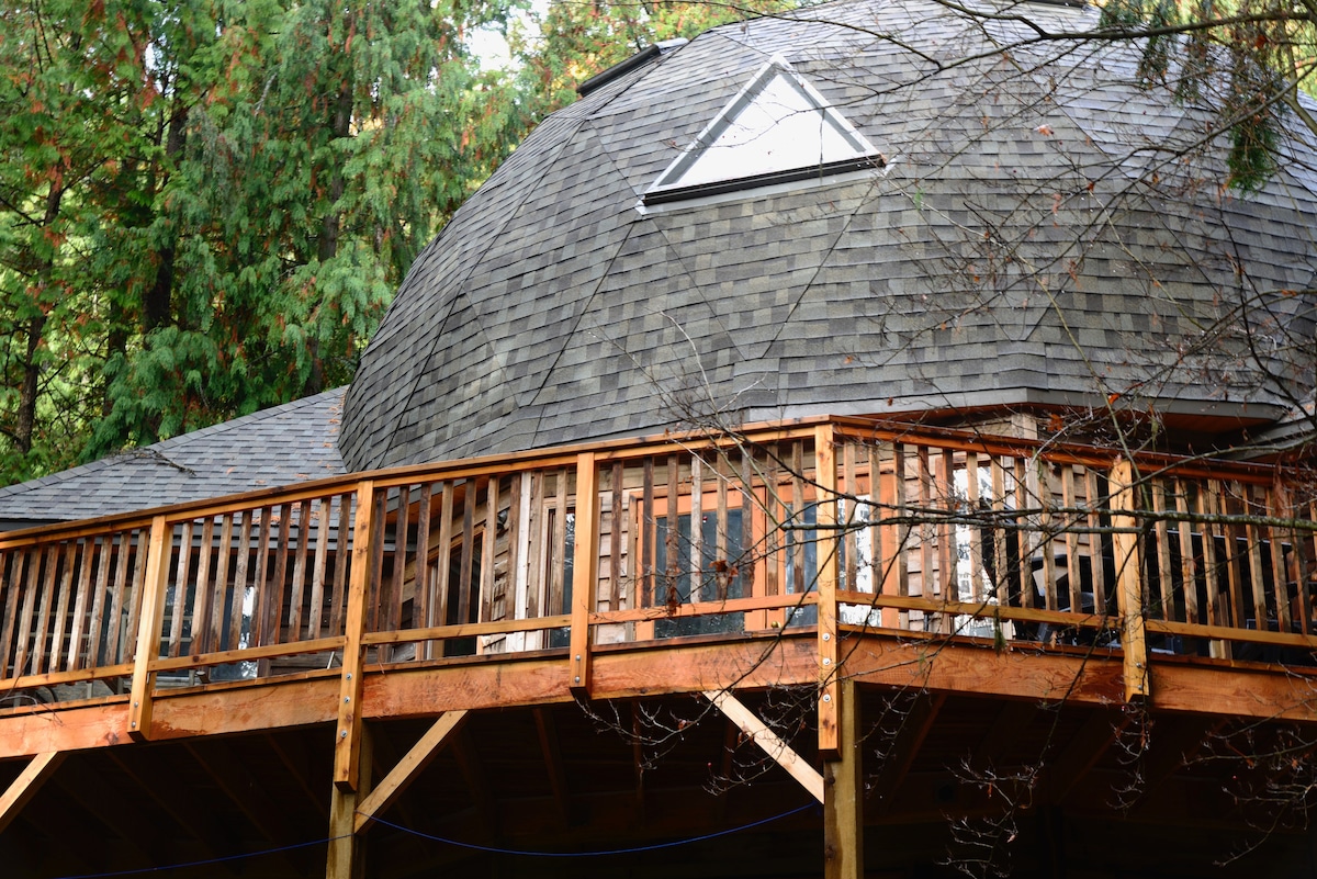 Mystical Geodesic Dome Fairyland in Forest, Creek - Dome houses for ...
