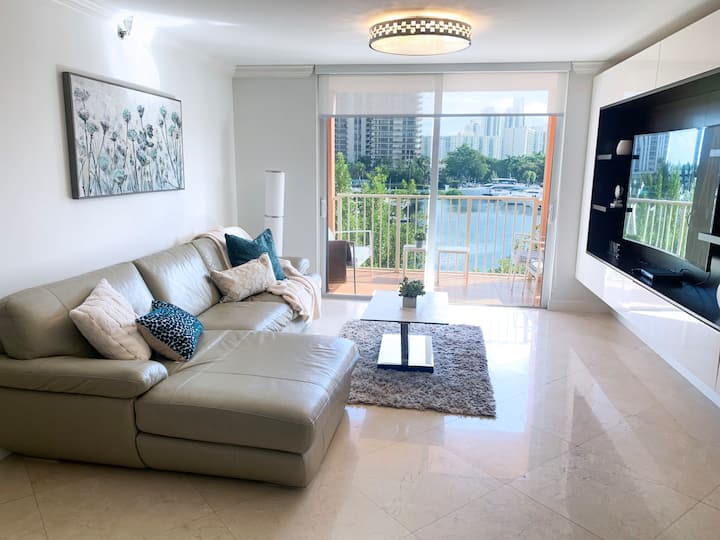 Bright & Airy. Unique Waterview. Free Parking/wifi - Aventura
