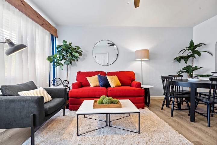 Stylish Phoenix Home | Pool & Prime Location - Phoenix, AZ