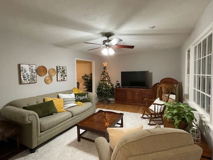 Peaceful House Of Ours - Johns Creek, GA