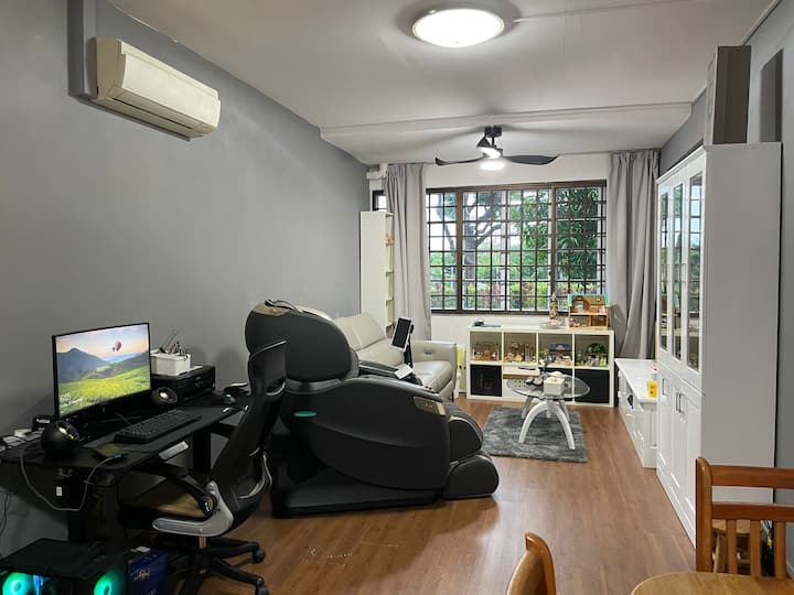 Cosy 1 Common Bedroom With Facilities (1) - Singapore