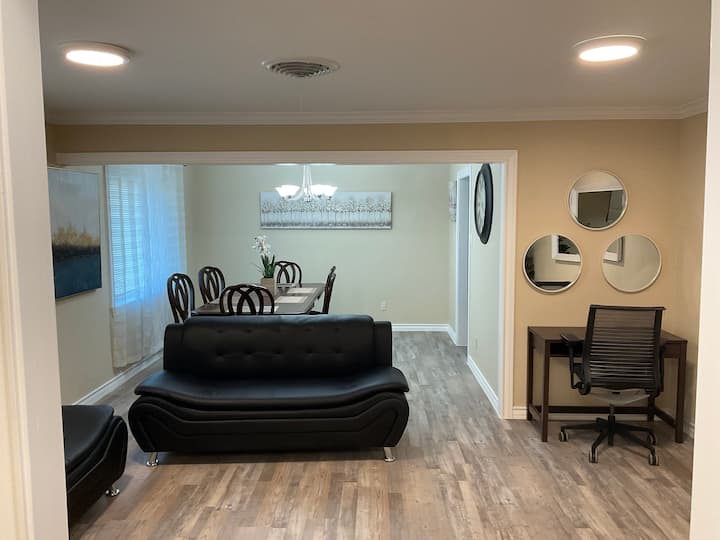 Rebel Casa (43" Smart Tv In Each Room) - Midland, TX