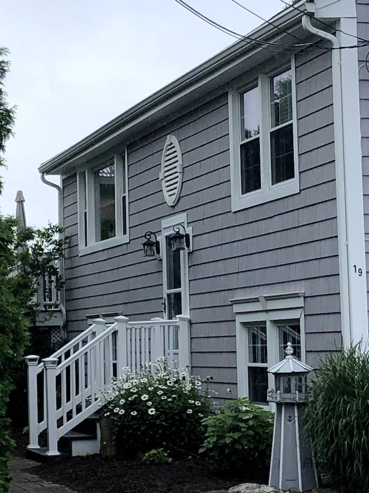 Cheerful 5 Bedroom Cottage Near Beach - Old Saybrook, CT