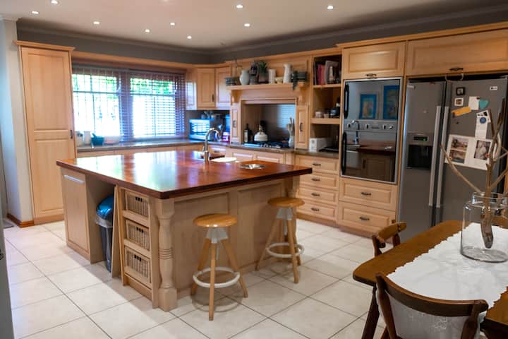 Family Home In The Winelands - Stellenbosch