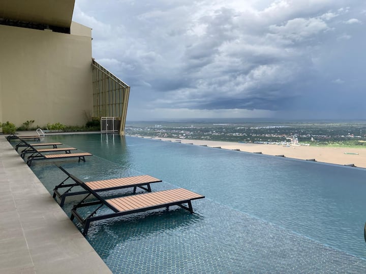 Peak 2br Spacious Apartment For Family & Group - Phnom Penh