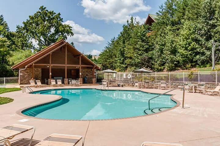 Pools Are Open Till End Of September - Pigeon Forge, TN