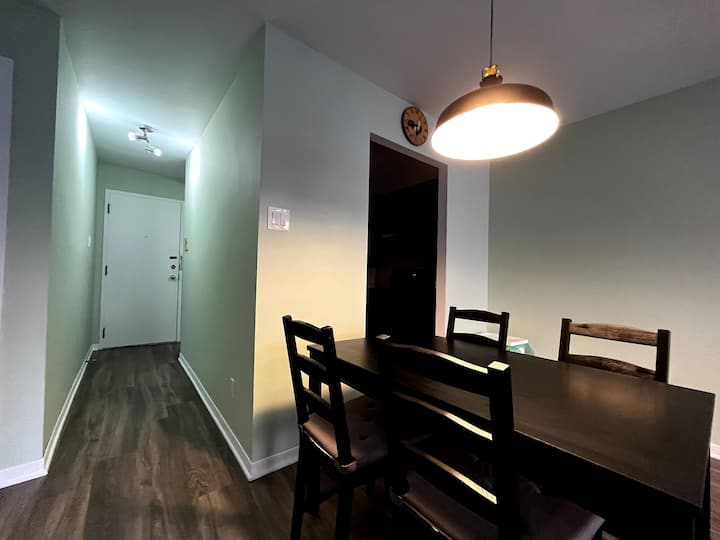 Bright & Tranquil Downtown Montreal Apartment - Montréal, QC