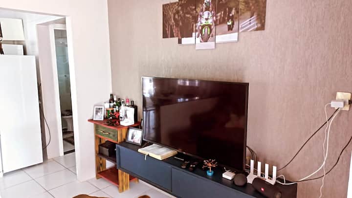 Casa Agradavel Com Estacionamento Para 6 Carros - Penha