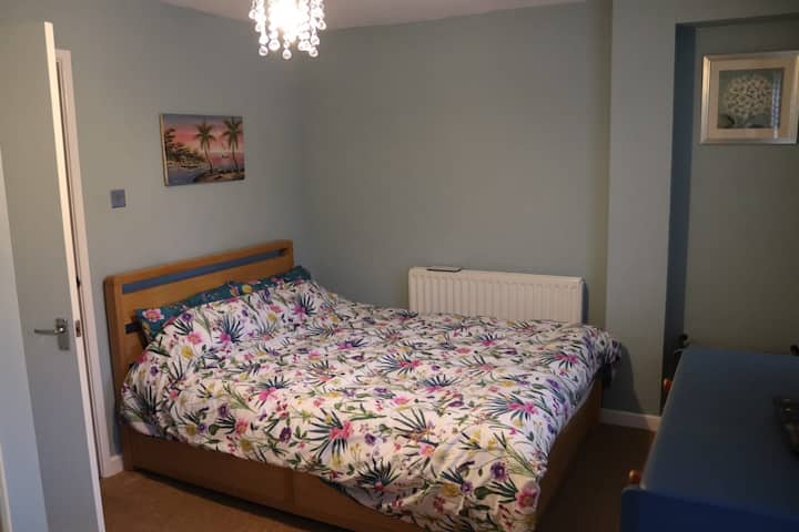 Annexe Bedroom And Bathroom, Off Road Parking - West Wittering