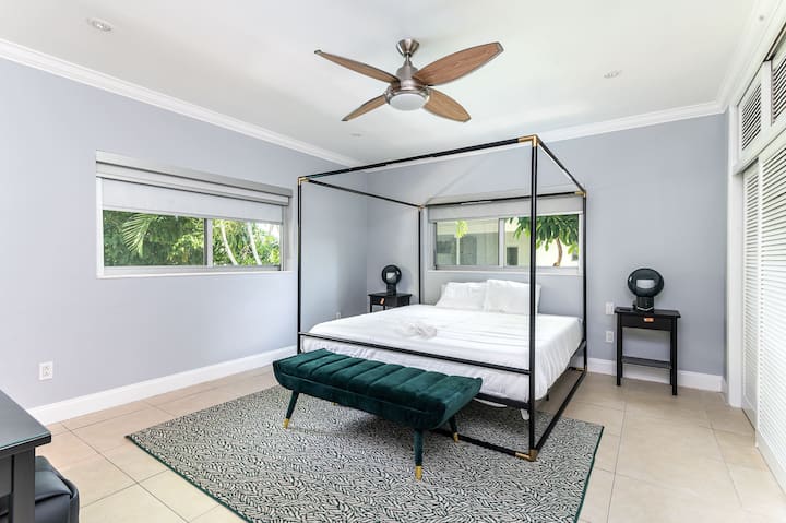 Sandspur Island Vacation Rentals & Homes - North Miami, FL | Airbnb