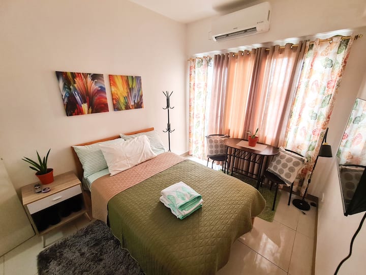 Homey Complete Condo Next To Sm Southmall - Las Piñas