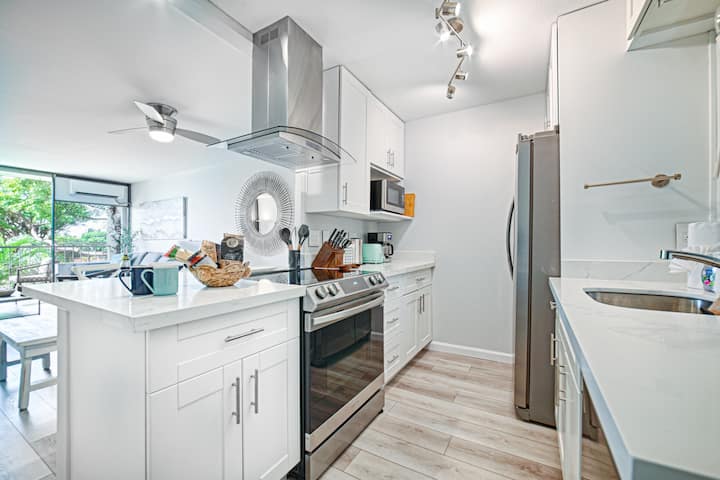 Ocean View, Fully Remodeled, 50 Steps To Beach - Kihei, HI
