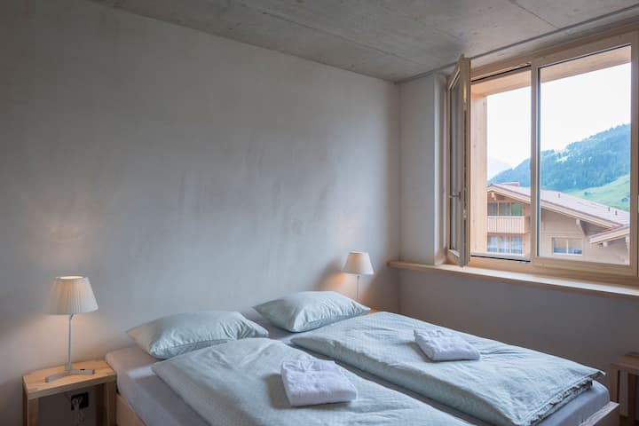 Private Single Room | Saanen Gstaad - Saanen