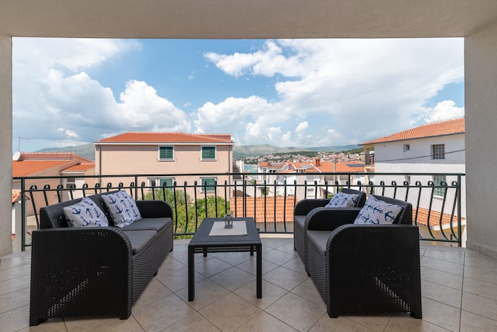 Ignacija 1  For 3+2 Close To Beach In Okrug Gornji - Trogir
