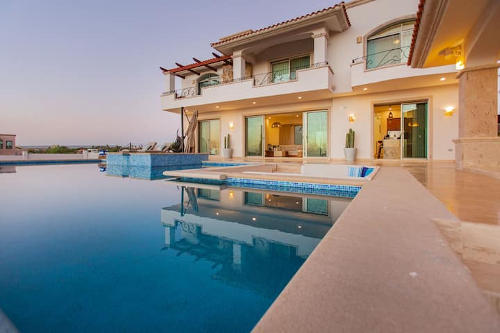 Villa Hermosa. Camino Internacional. Todos Santos. - Todos Santos