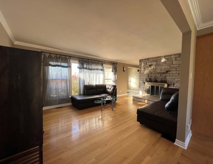 Charming 2 Bedroom Apartment - Ottawa
