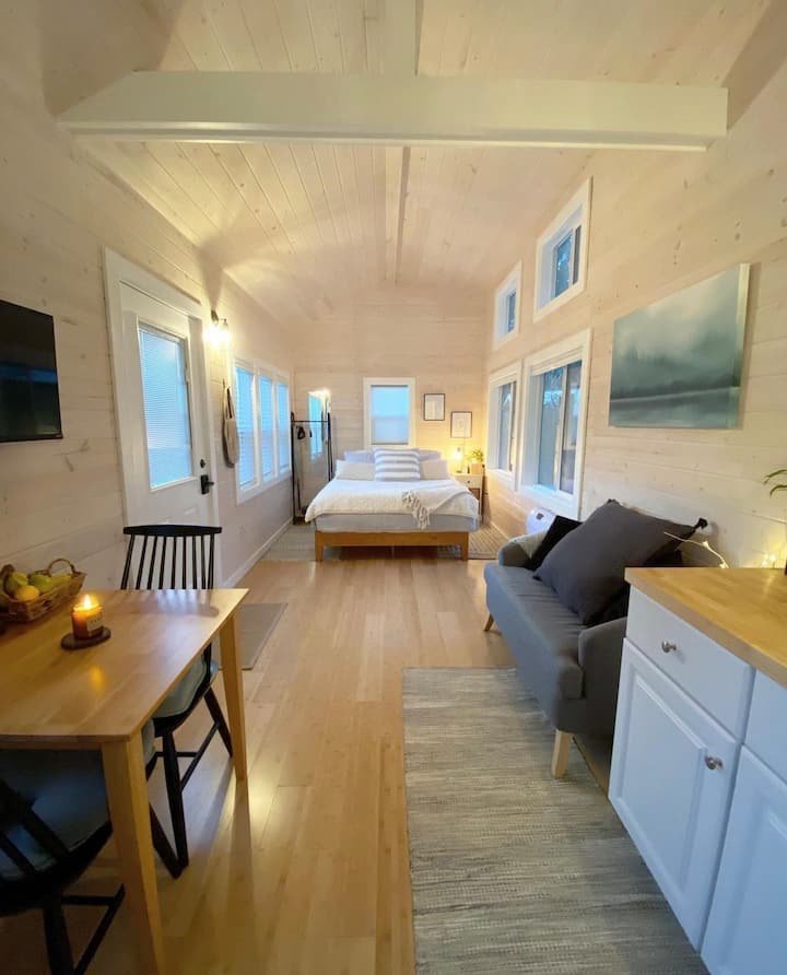 Tiny House In The Redwoods - Hot Tub! - Humboldt County, CA