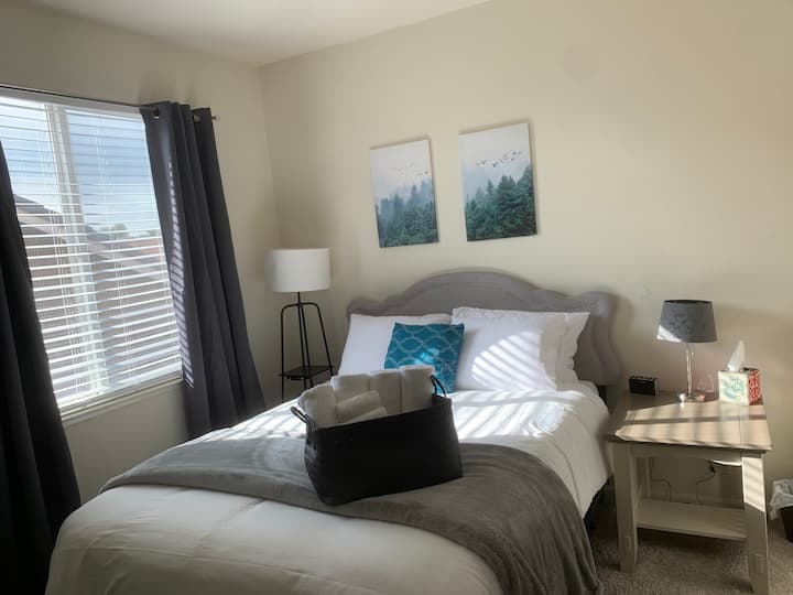 A. Sunnyqueen-clean, Quaint, Comfortable, Quiet - Turlock, CA