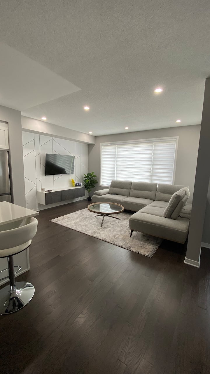 Cozy Retreat: Room @Stittsville - Kanata