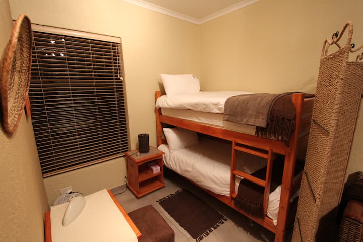 Ponciana Superior Guesthouse : Magalies Suite - Hartbeespoort