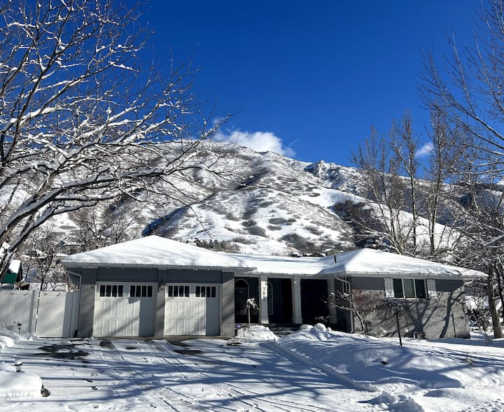Mountain Country World-class Skiing & Hiking! - Cottonwood Heights, UT