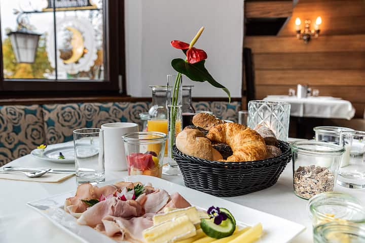 Twin Room Near Old Town With Breakfast - Innsbruck