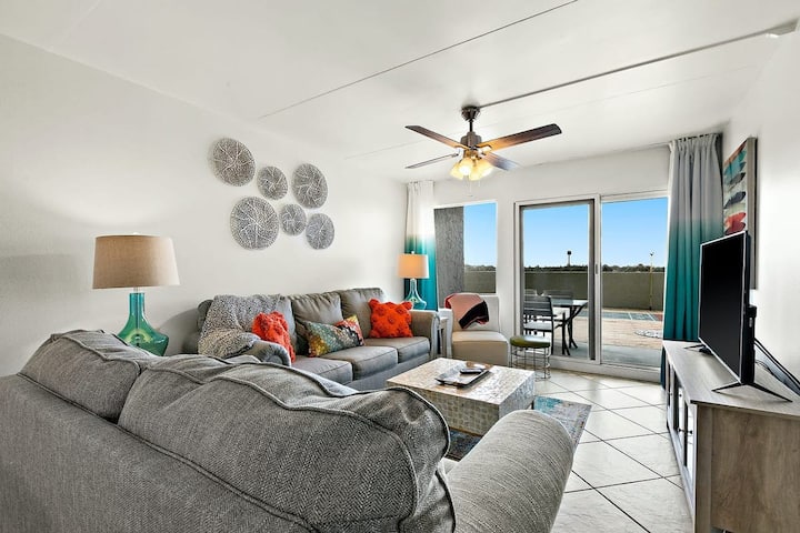 Beachfront!! Ground Floor Condo W/ 2 Bedroom&2bath - Fort Walton Beach, FL