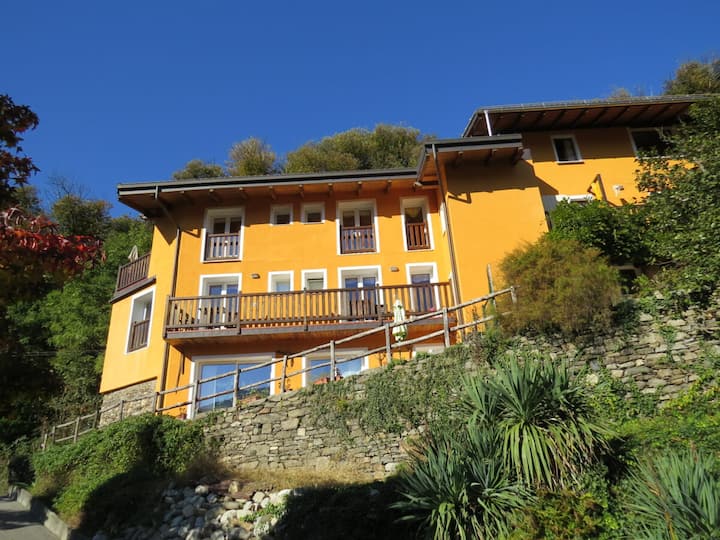 La Nave B&b
Appartamento
Viola & Malva
4/5 Pers. - Luino