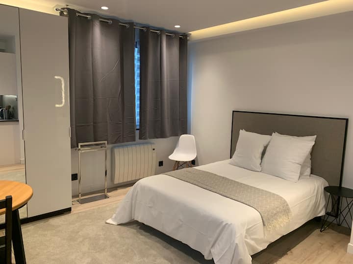 C8 Mini Studio Design 175blo-paris Convention - Bagneux