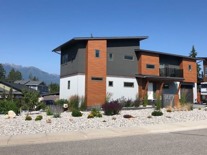 Golden Modern Mountain Home - Golden