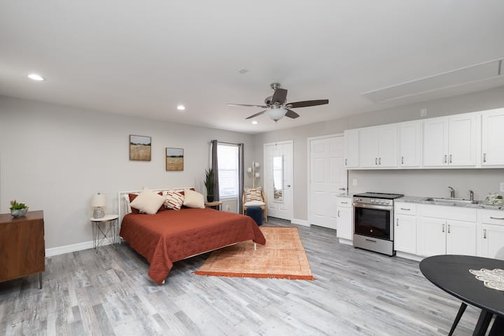 Private Guest Ste. Fully Furnished.30 Day Minimum - 