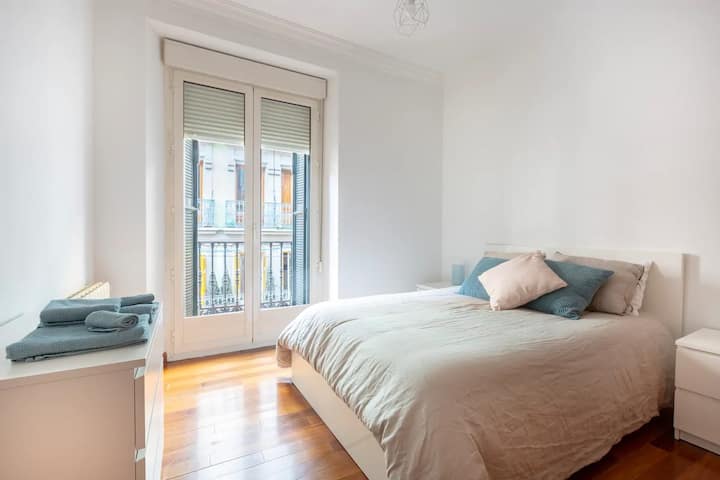 Bello Apartamento Junto A La Gran Via - 6ppl - Chueca