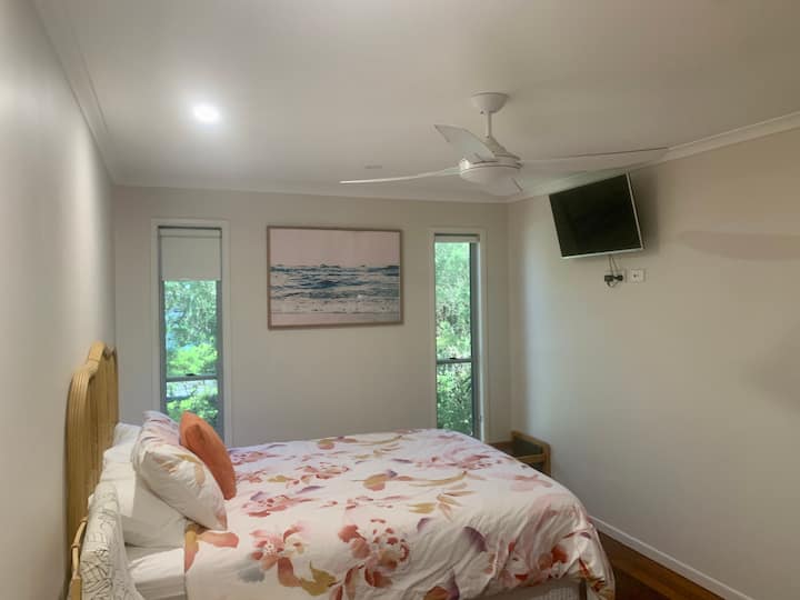 1 Bedroom Unit - Mudjimba (Attached To House) - Mudjimba