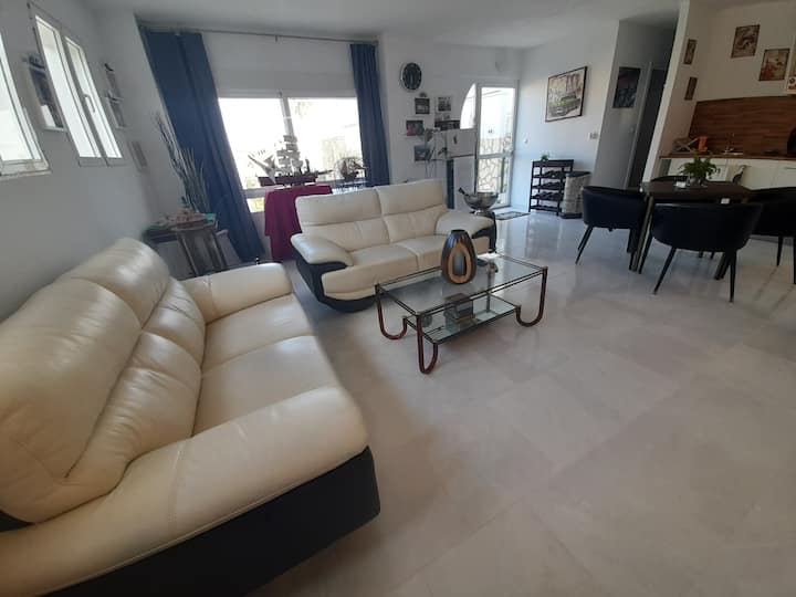 Appartment With Terras And Garden - La Marina