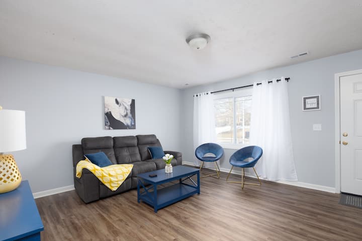 Clean 3-br House. Free Parking. Wi-fi. Smart Tv. - Lexington, KY