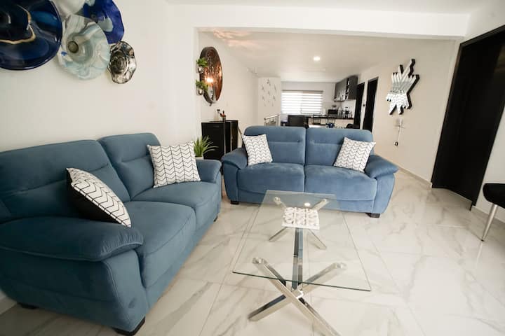 Casa Carolina | Remodeled Home - Guadalajara