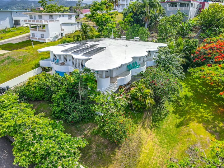 Family Friendly, Beachy Vibes, Wraparound Balcony! - Luquillo