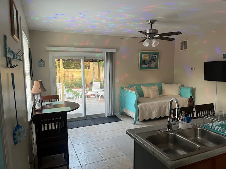 1br Apt Fenced Yard Clearwater/ Dunedin Pets Ok - Clearwater, FL