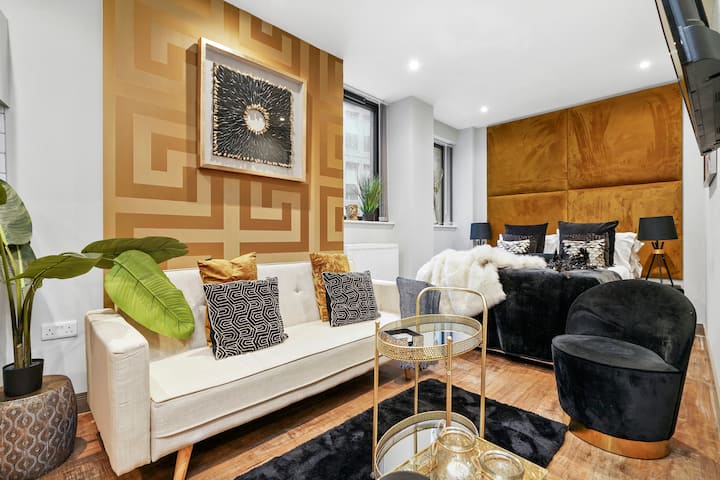 The Gold Court Apartment - Long Stay & Parking - Maidstone