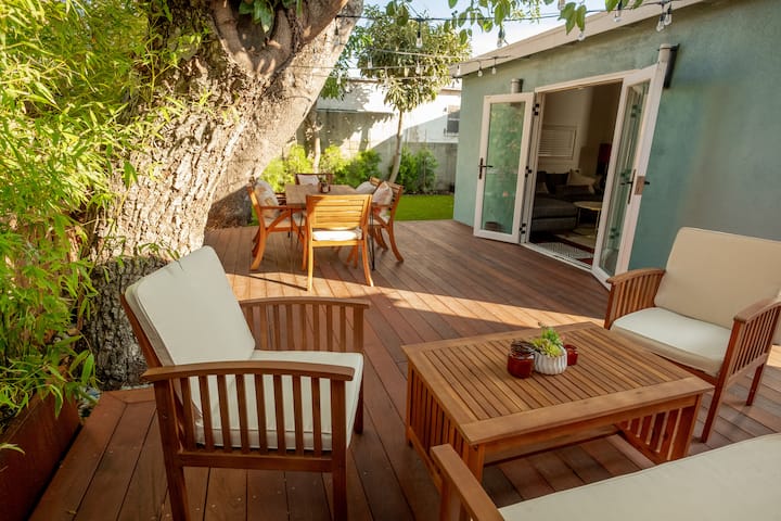 Cozy, Central, Popular West Adams Oasis W/ Parking - Los Angeles, CA