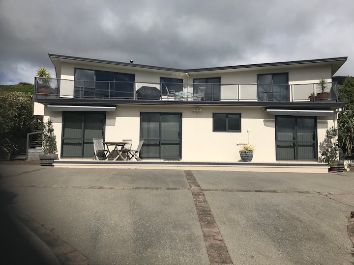 Comfortable 2 Bedrooms With Queen Sized Beds - Picton