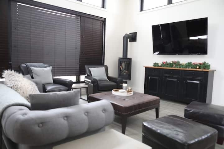 Modern Chalet In Mont Tremblant On Private Lake - Mont-Tremblant