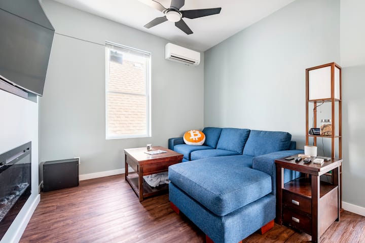 Private Bdr | Free Garage Parking | No Fees - Chicago, IL