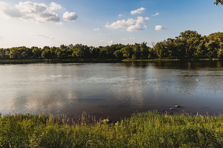 Waterfront Family Retreat W/2 Homes & Pet Frndly - Goose Lake, Morris