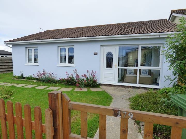 Lowenna - Cosy 3-bedroom Holiday Let, Near Padstow - Constantine Bay