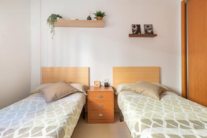 Comfy And Clean Double Room With Private Bathroom - Oliva