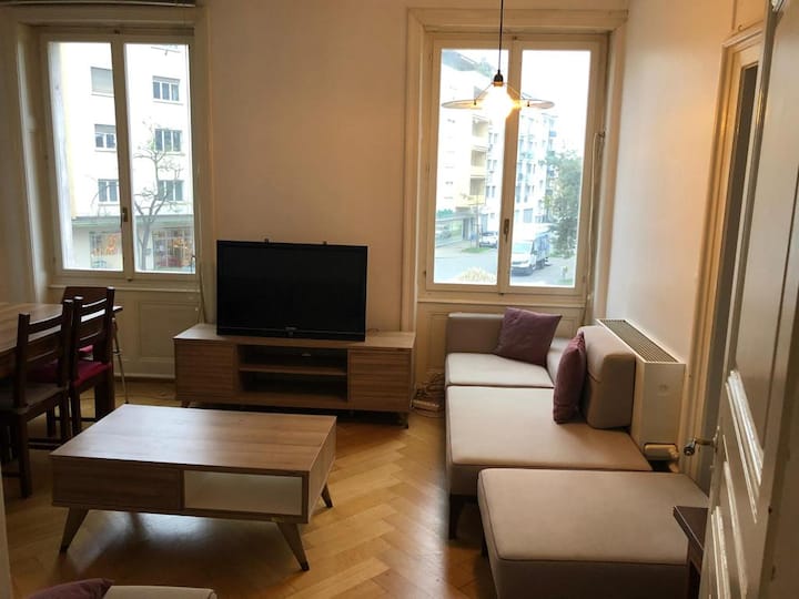 Schöne 2-zimmer Wohnung Mit Balkon - Basel