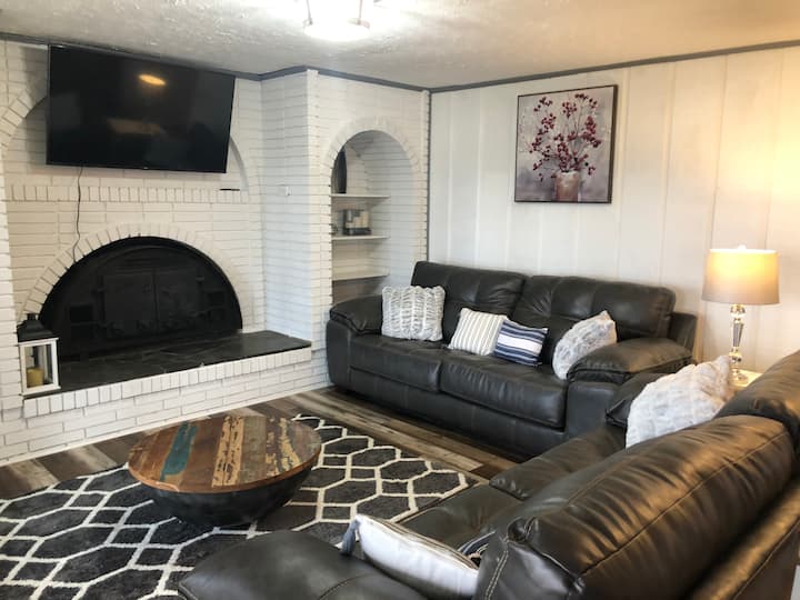 5 Br Home W/lakeview & Pool - Claytor Lake State Park, Dublin